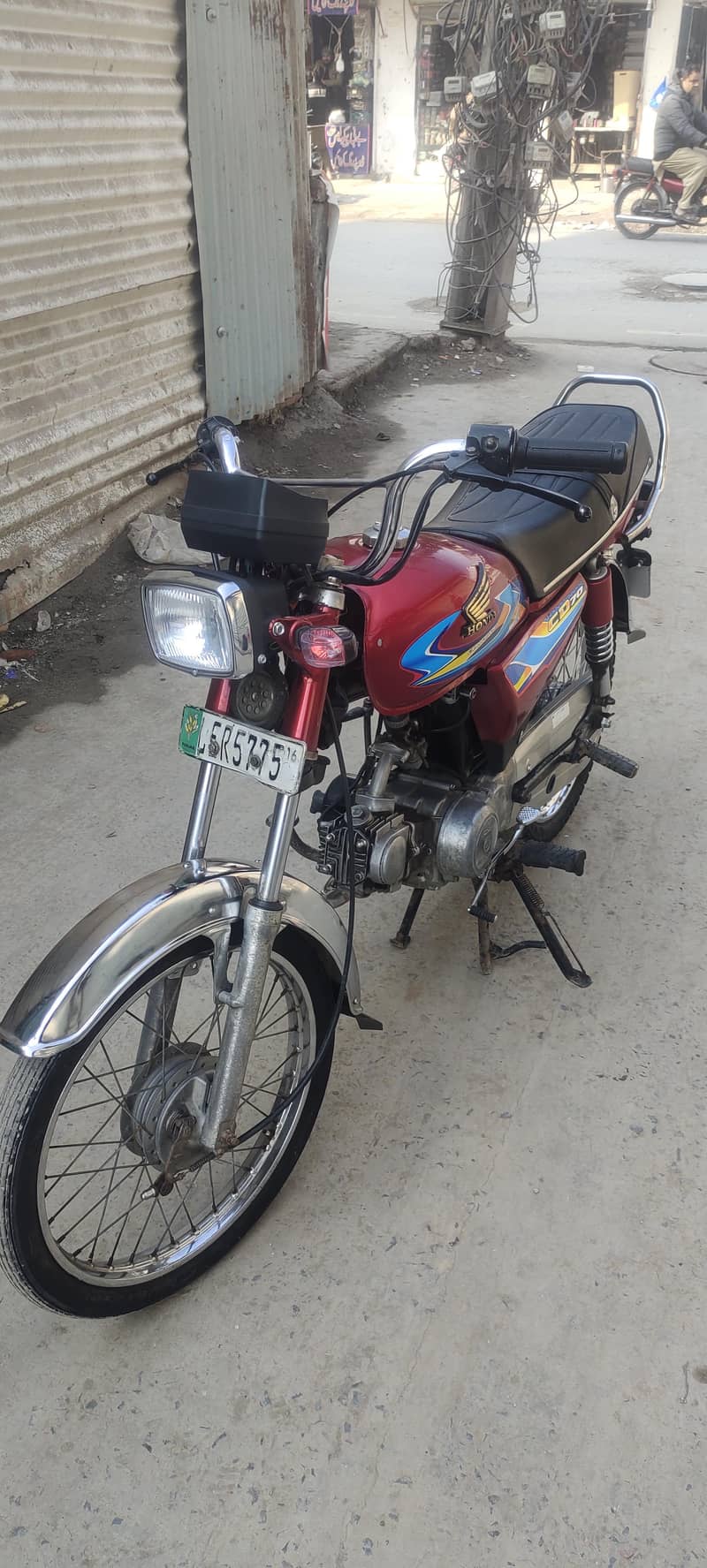 A one condition first hand bio matric available - Standard - 1110819038