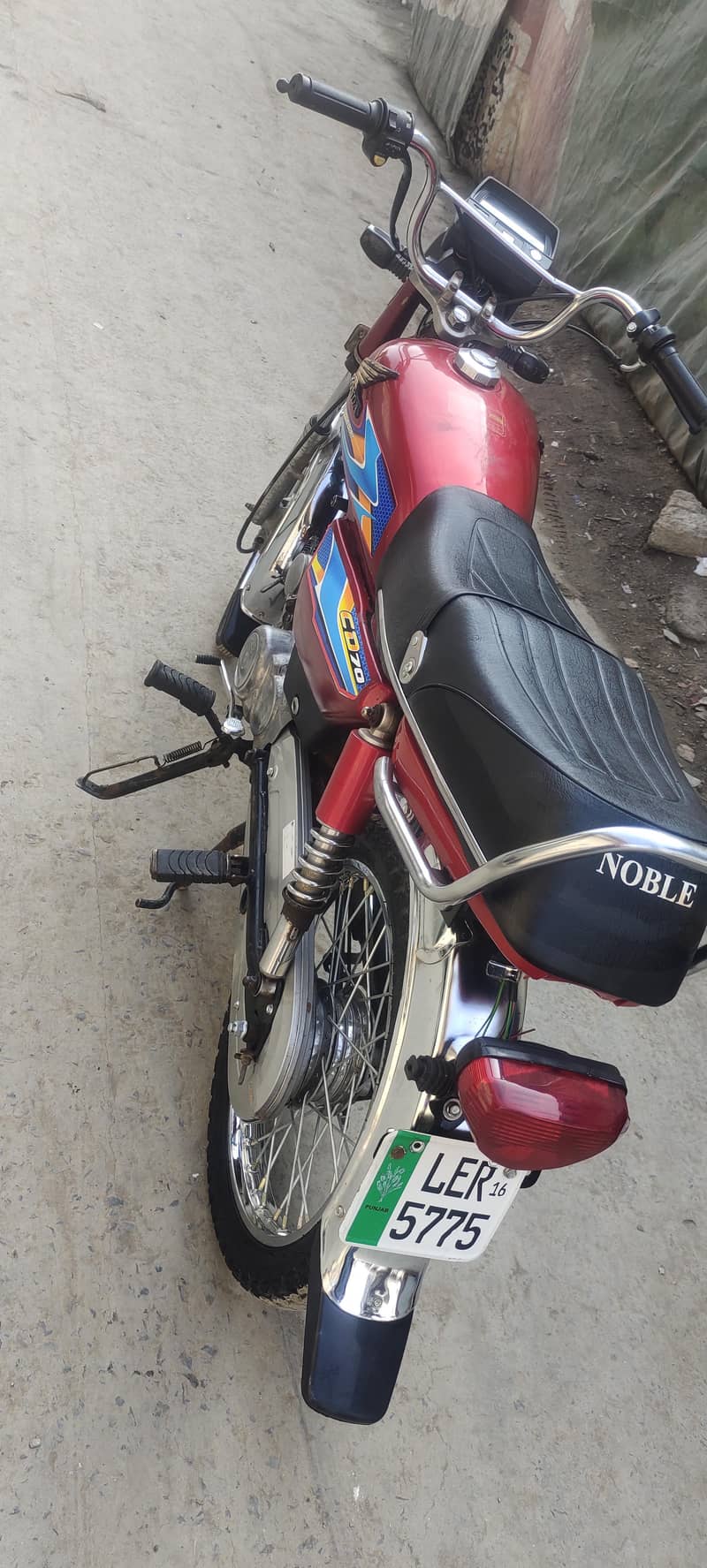 A one condition first hand bio matric available - Standard - 1110819038