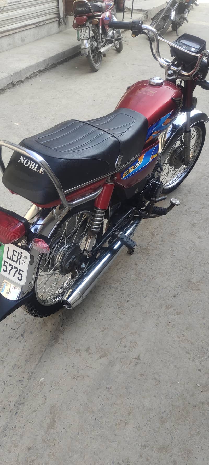 A one condition first hand bio matric available - Standard - 1110819038