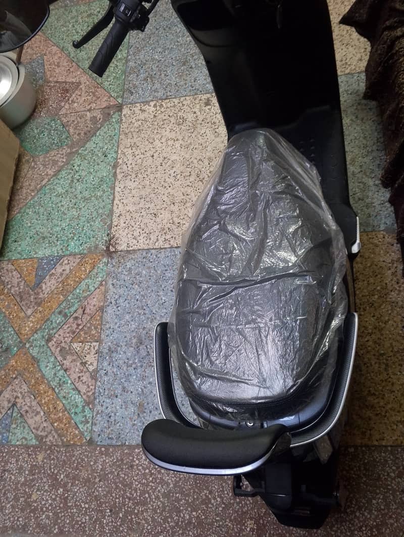 METRO Scooty 2 Days Used | New Electric Scooty Contact 0300 - 6646729 ...