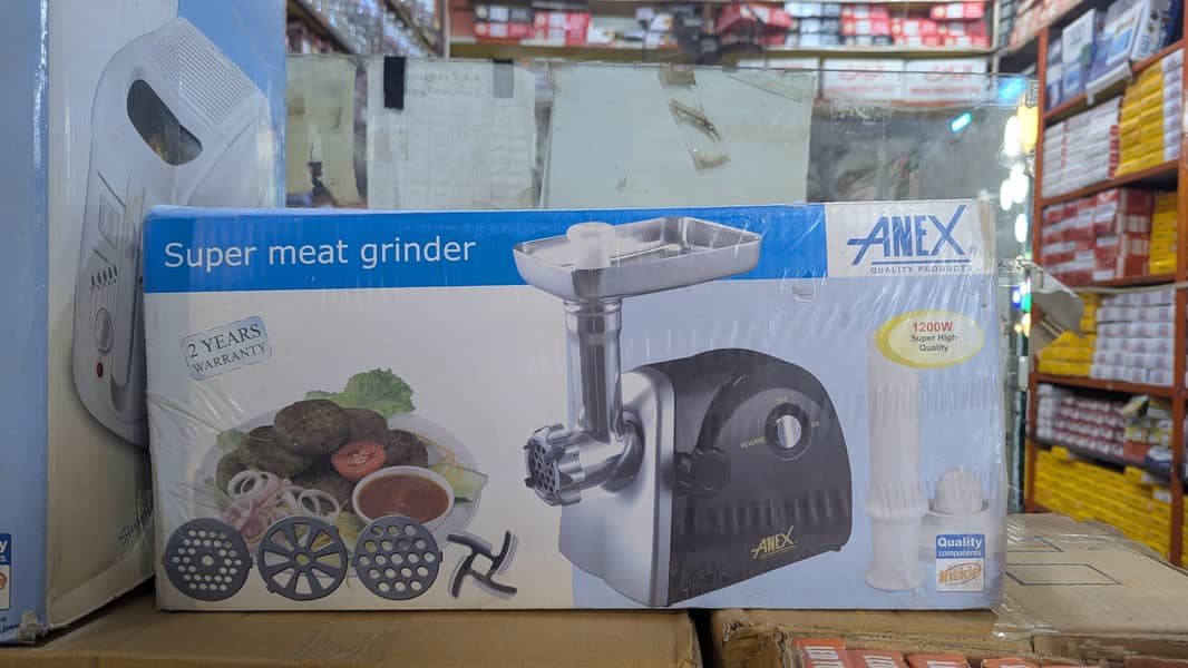 meat grinder - Meat Grinders - 1110837267
