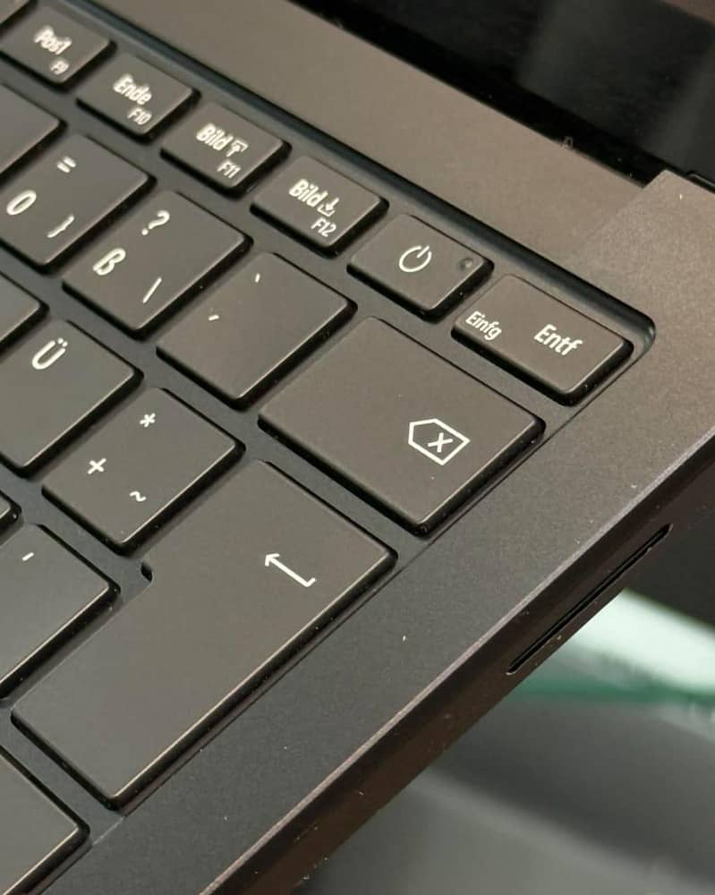 Surface Laptop 3 i5 10th gen 8gb ram 256gb ssd fresh import Hair line ...