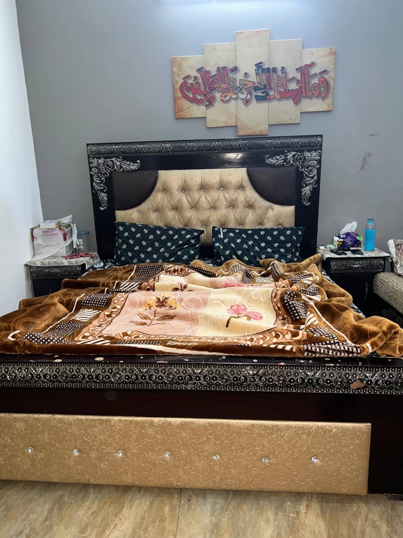 bed , side table and dressing table - Beds - 1110853647