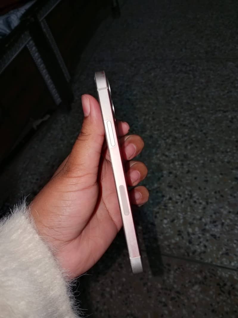 Apple iPhone 12 - Mobile Phones - 1110870291