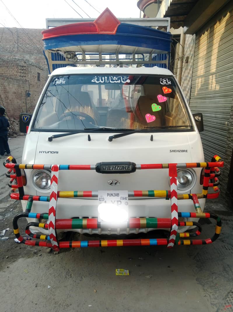 Hyundai shehzore 2001 - Buses, Vans & Trucks - 1110883155