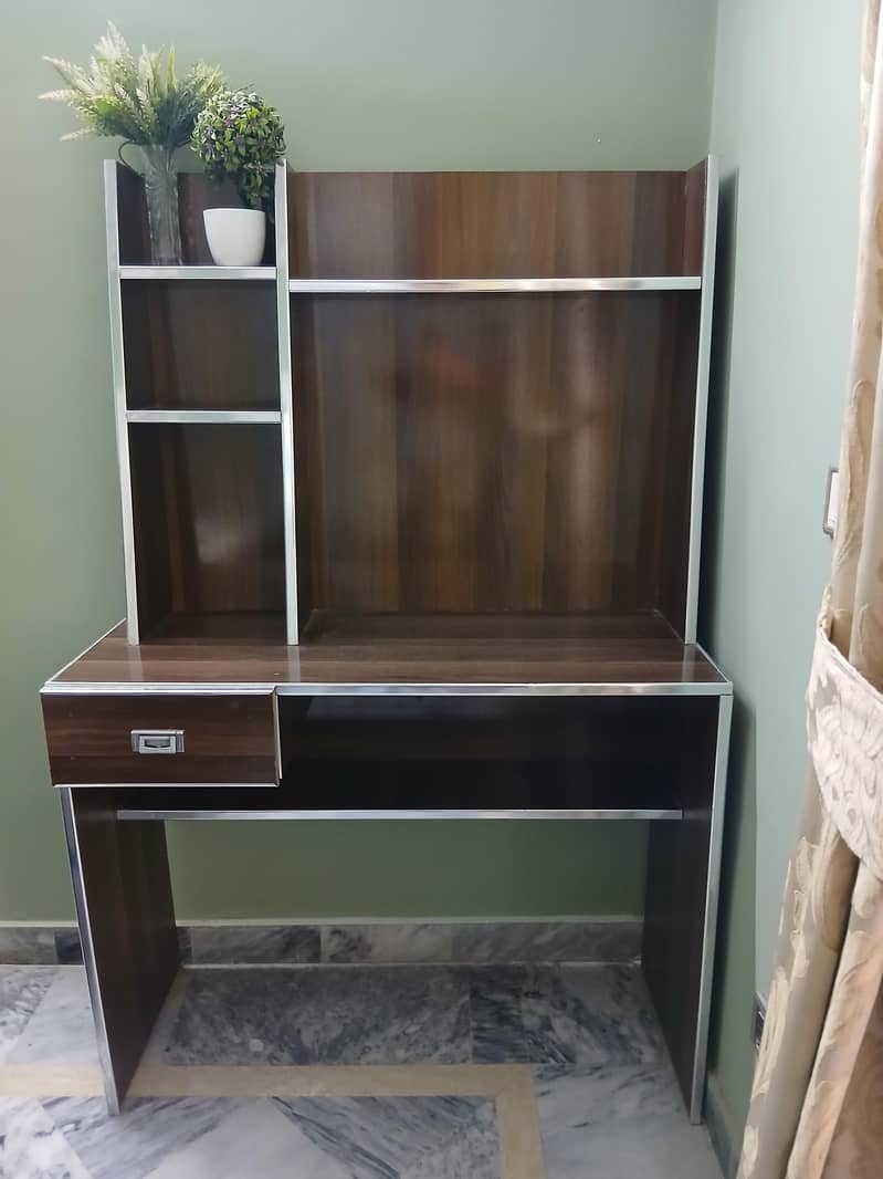 Study table with Office Chair. - Other Office Furniture - 1110890541