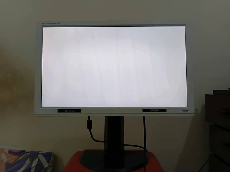 24 inch LED available - Computer Components - 1110914667