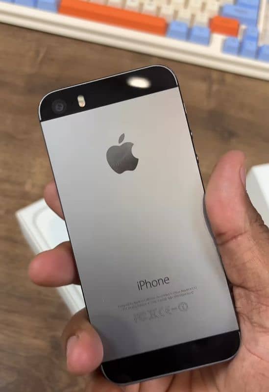 IPhone 5s 64GB PTA Approved My WhatsApp 03013564778 for sale - Mobile ...