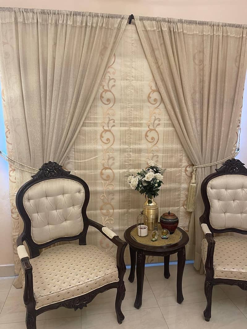 Dining table with 4 chairs & curtains with blinds - Other Decor Items ...