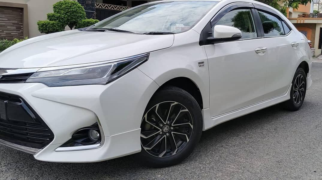 Toyota Corolla Altis X special edition CVT-i - Cars - 1111183775