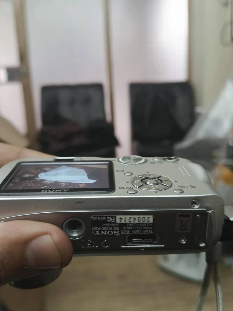 Sony Cyber Shot DSC P200 7.2 Megapixels Digital Camera - Digital ...