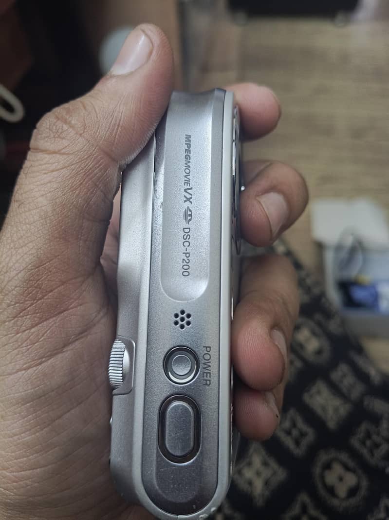 Sony Cyber Shot DSC P200 7.2 Megapixels Digital Camera - Digital ...