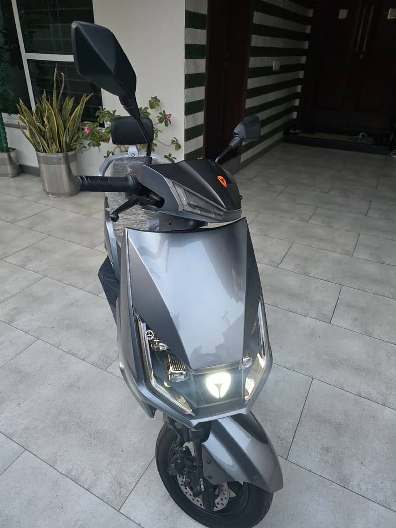 Scooti YADEA T5 - Electric - 1111457424