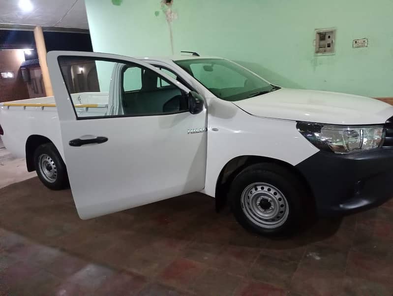 Toyota hilux single cabin 2tr - Cars - 1111705758