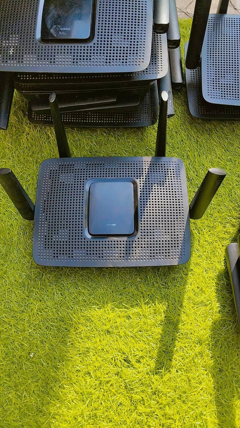 Linksys MR8300 Triband Mesh Long Range Wifi Router - Networking ...