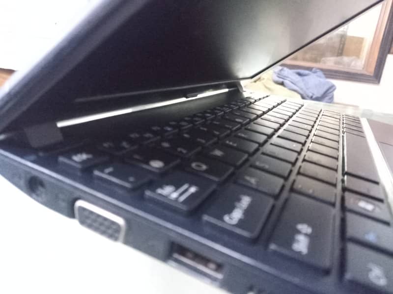 Asus Mini Laptop Intel Atom | 2GB RAM 250GB HDD - Laptops - 1112547749