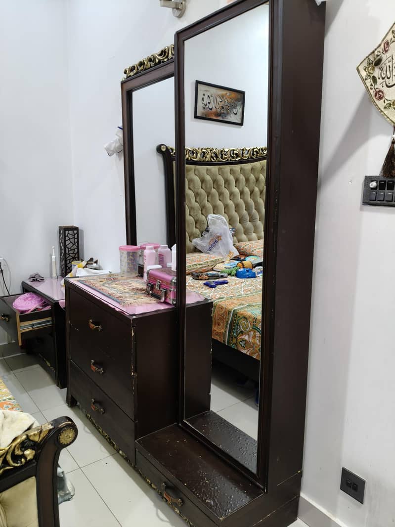 Luxury Wooden Bed Set for Sale – Bed + Almari + Dressing + Side Tables ...