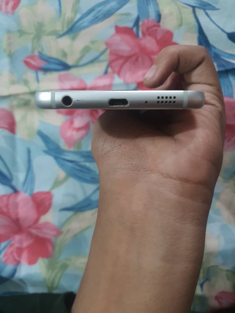 Samsung Mobile S6 - Mobile Phones - 1114926130