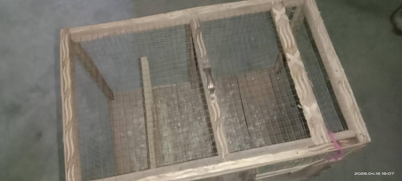 Medium size cage. Strong and new condition. پنجرہ مظبوط لکڑی اور تار کا ...