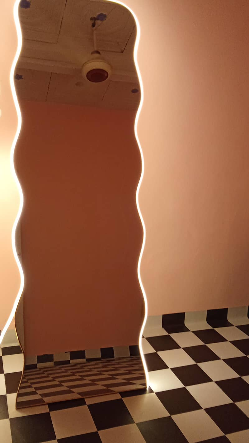 Stand mirrors/ Normal mirrors/ All variety available - Mirrors - 1114949067