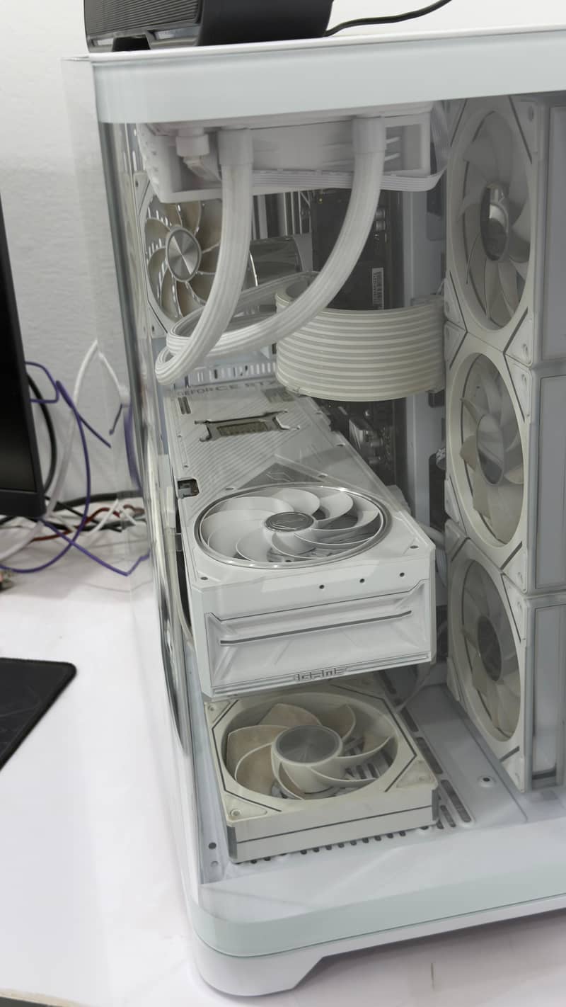 Gaming PC RTX 5080 Vulcan OC White Gaming PC | Ryzen 7 9700X - Gaming ...