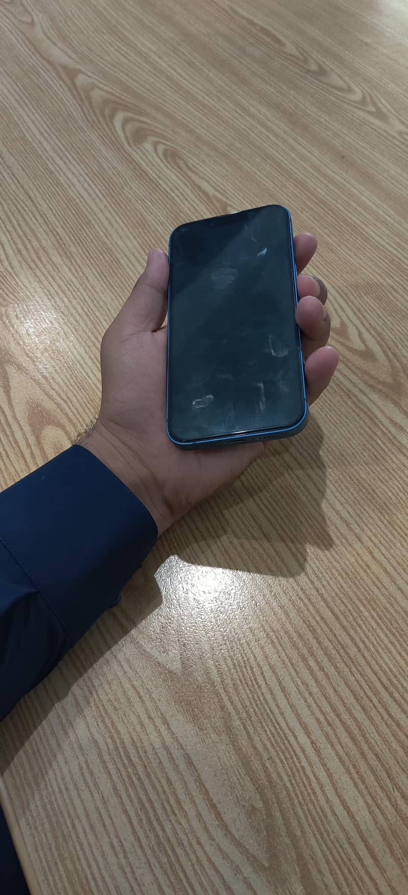 Apple iPhone 13 - Mobile Phones - 1115118431