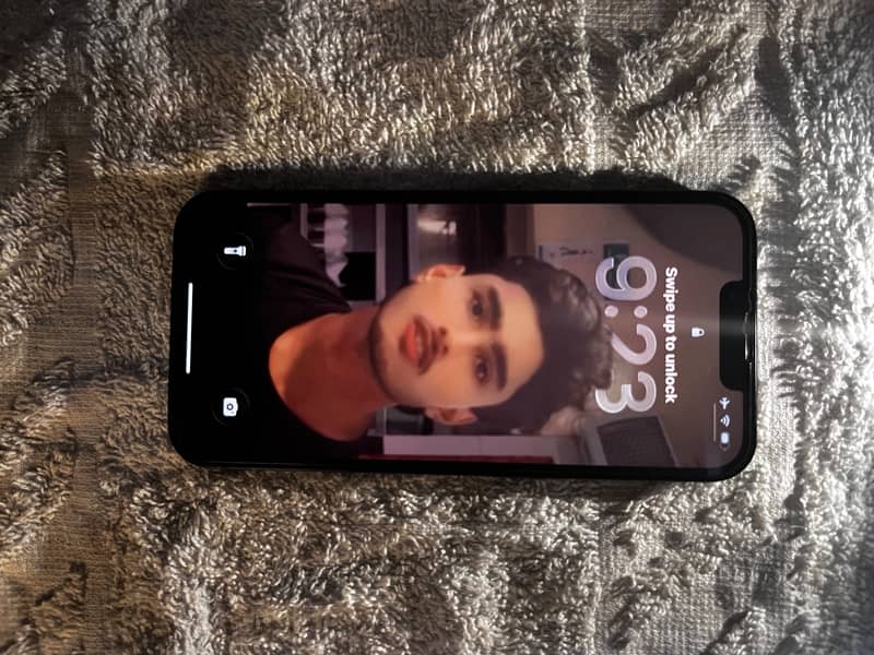 Apple iPhone 13 - Mobile Phones - 1115129526