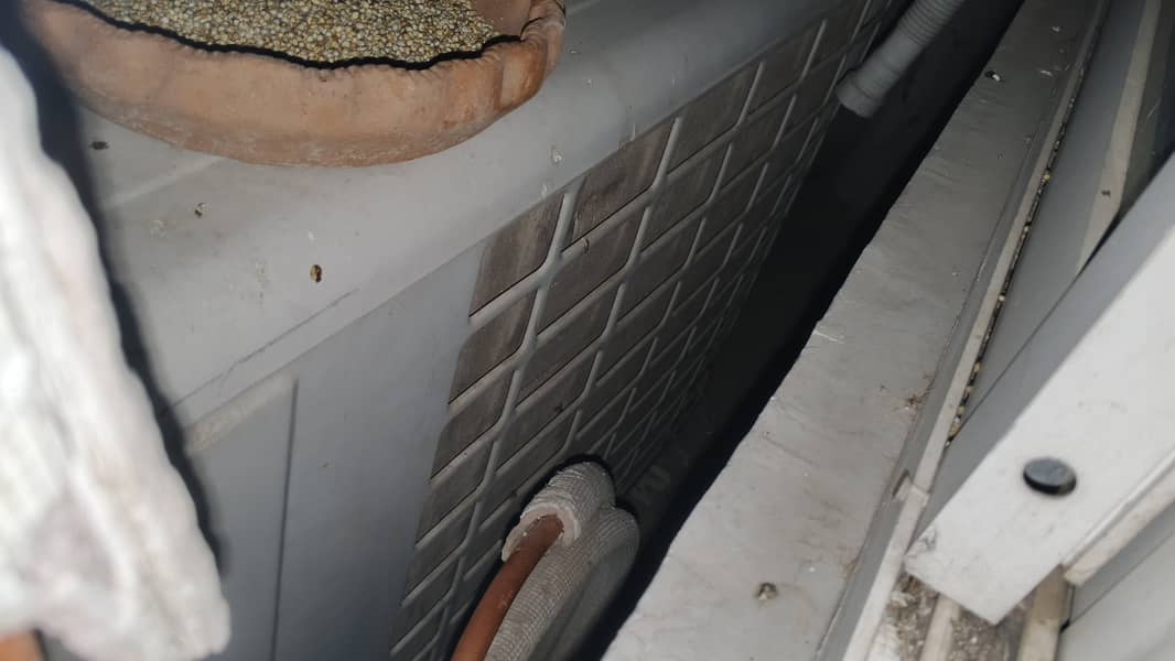 LG ac with original remort in good condition but no gas - Air ...