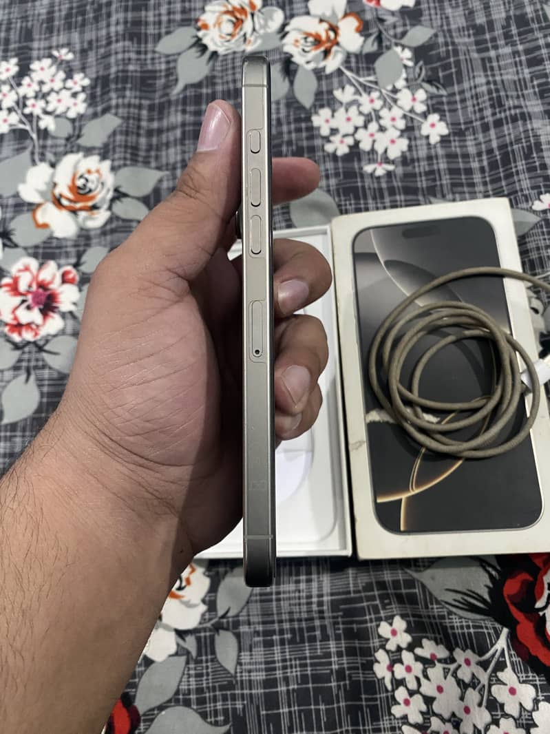 16 pro max 256gb uk variant - Mobile Phones - 1115137222