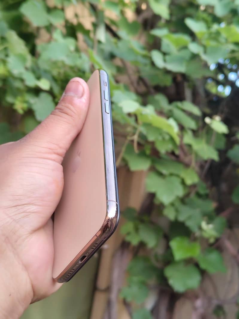 Apple iPhone 11 Pro - Mobile Phones - 1115144352