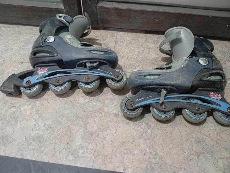 Sketing shoes good condition - Toys - 1115294429