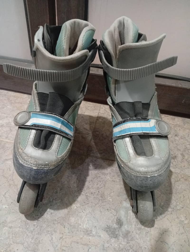 Sketing shoes good condition - Toys - 1115294429