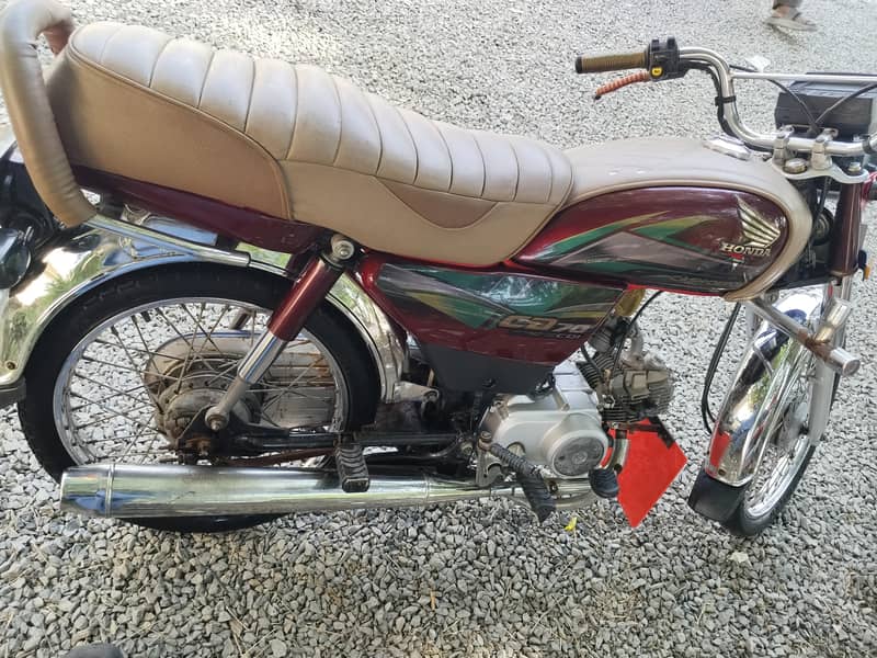 CD 70 one hand use saff bike ha bht km chli ha - Standard Bikes ...