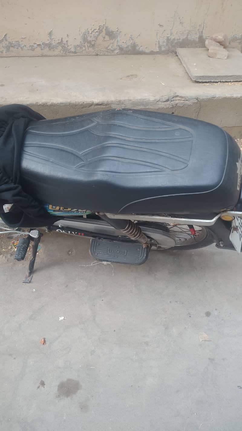 mujhy bike sell ker h - Standard Bikes - 1115407025