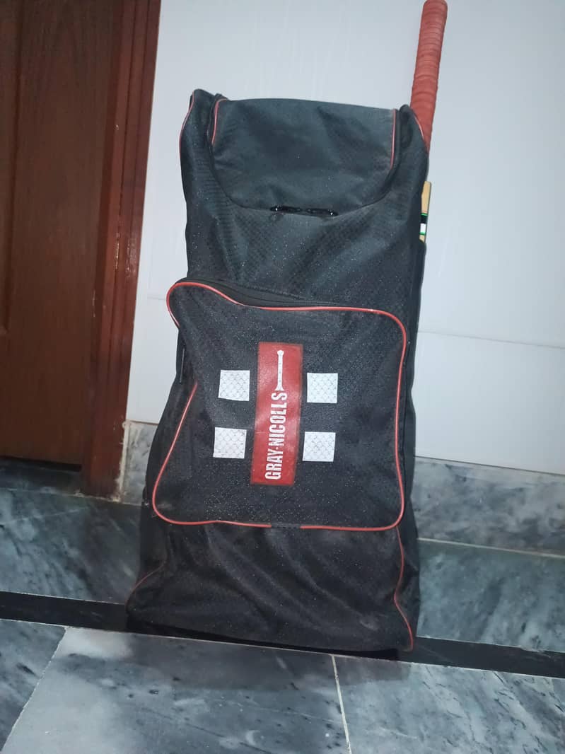 gray Nicole cricket kit - Sports Equipment - 1115407179