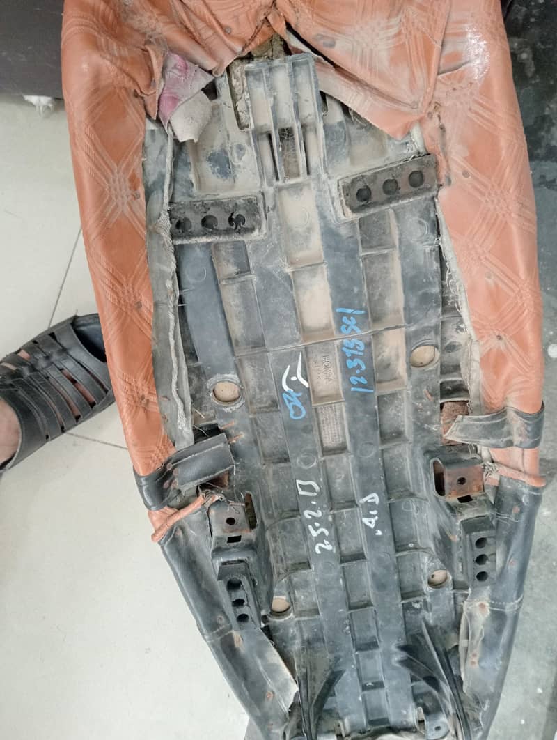 cd70cc bik KY h - Seats - 1115414487