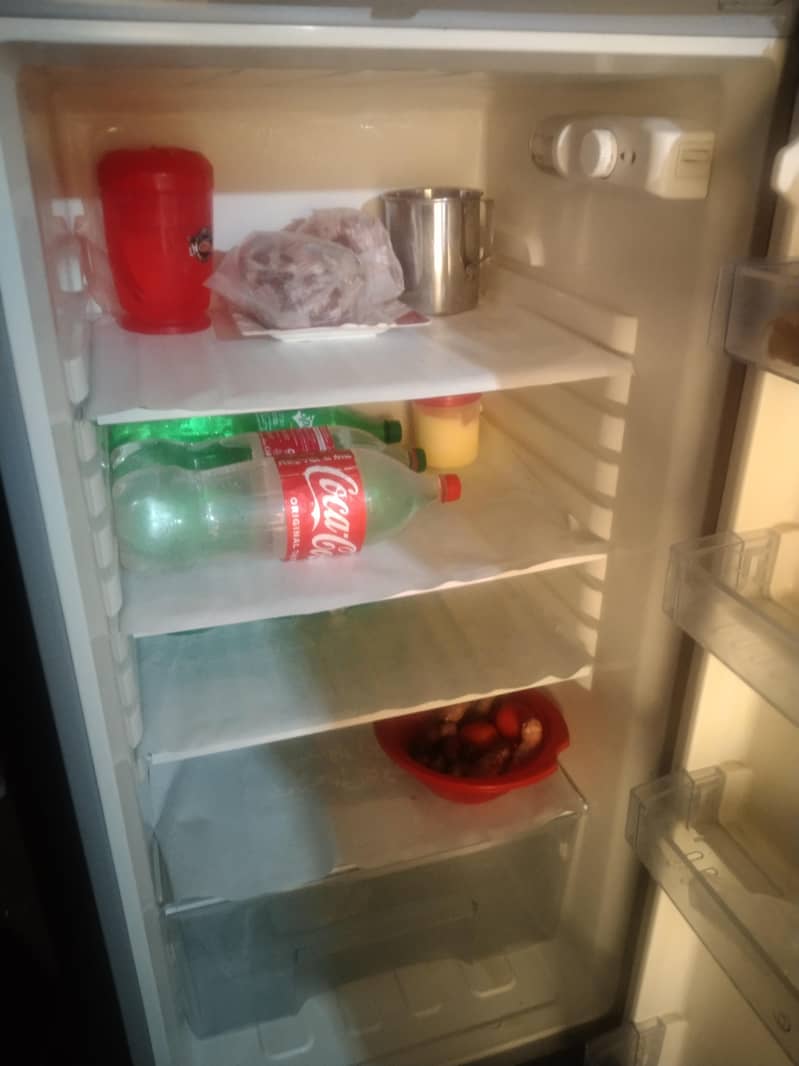 refrigerator - Refrigerators - 1115431272