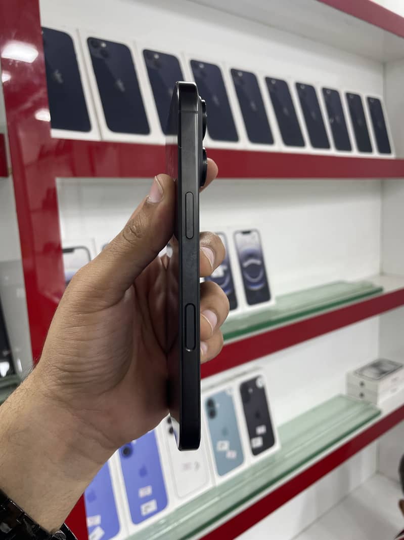 Apple iPhone 16 Pro - Mobile Phones - 1115438699