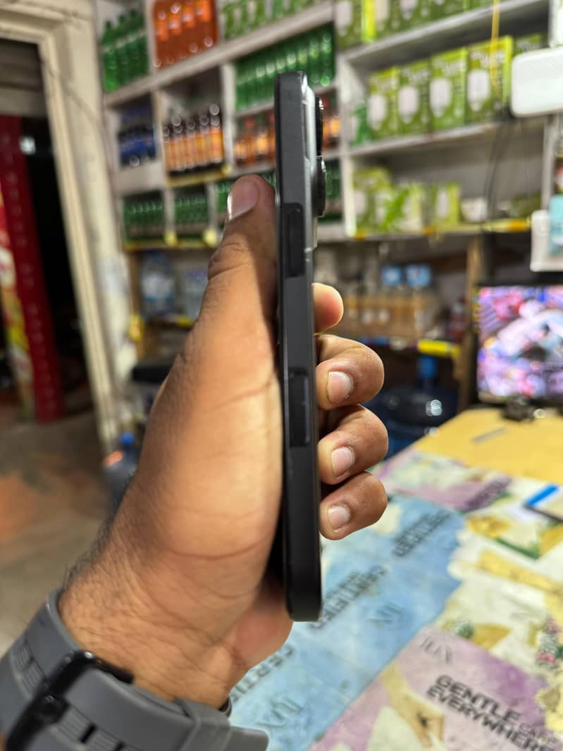 Apple iPhone 16 Pro - Mobile Phones - 1115487124