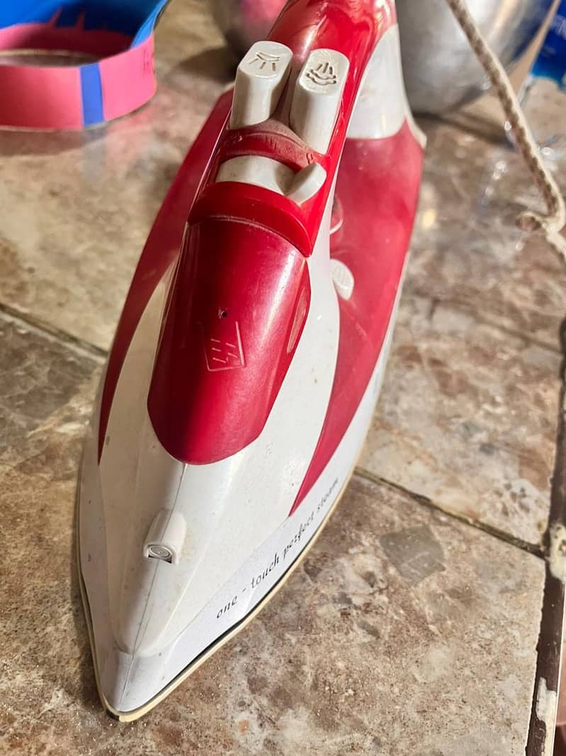 Steam iron - Irons - 1115520990