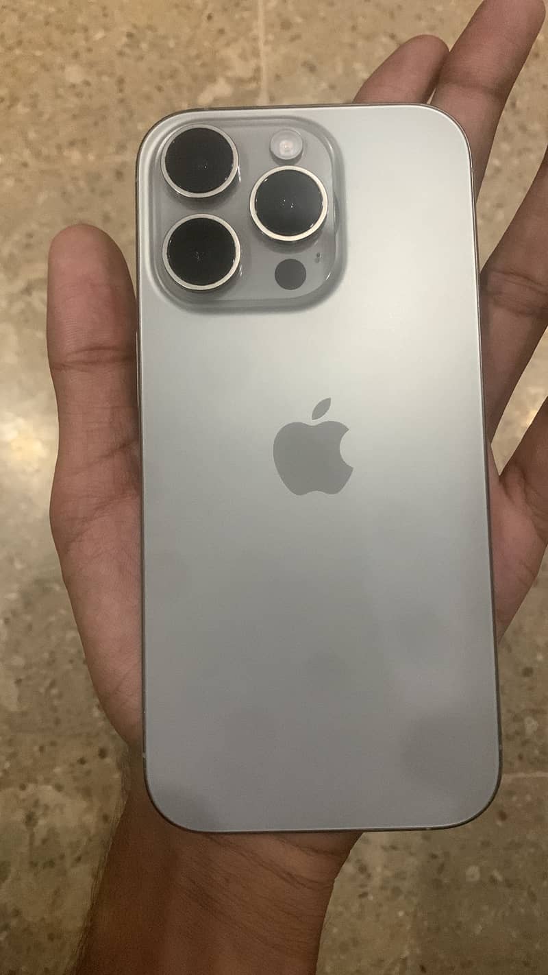 Apple iPhone 16 Pro - Mobile Phones - 1115557623