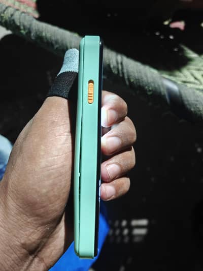 Screen For Mobile - Calme for sale in Pakistan | OLX Pakistan