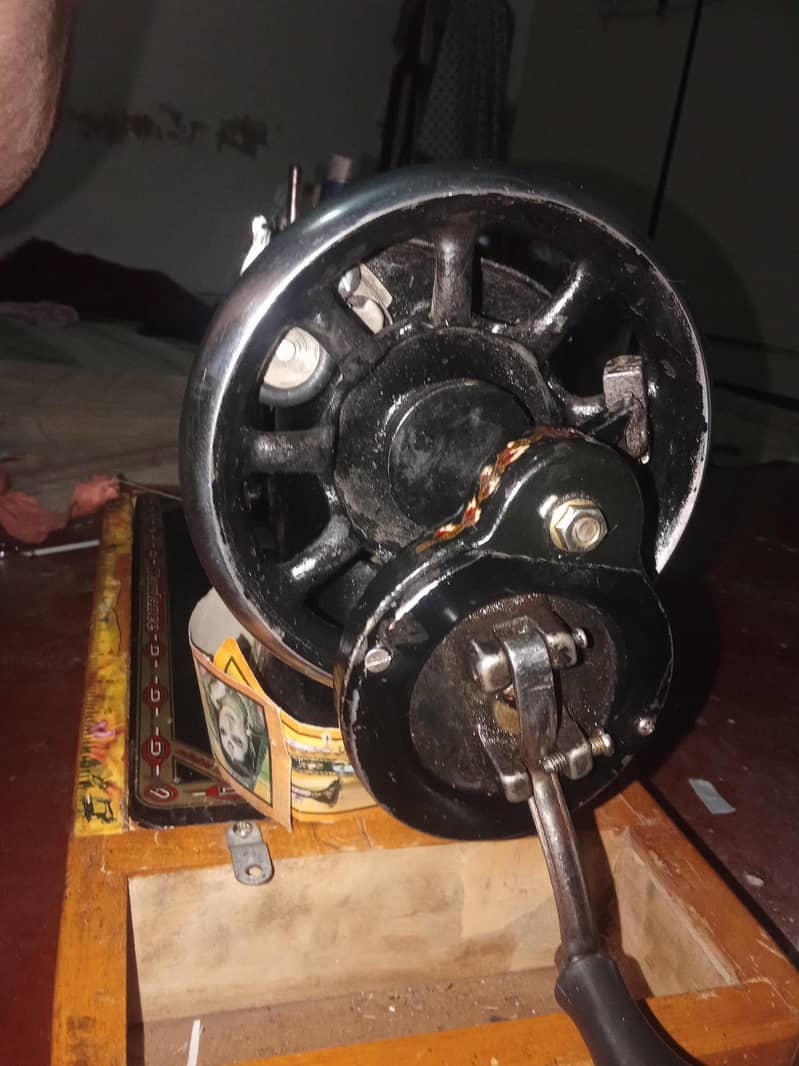 Almost new Sewing machine - Sewing Machines - 1115634087
