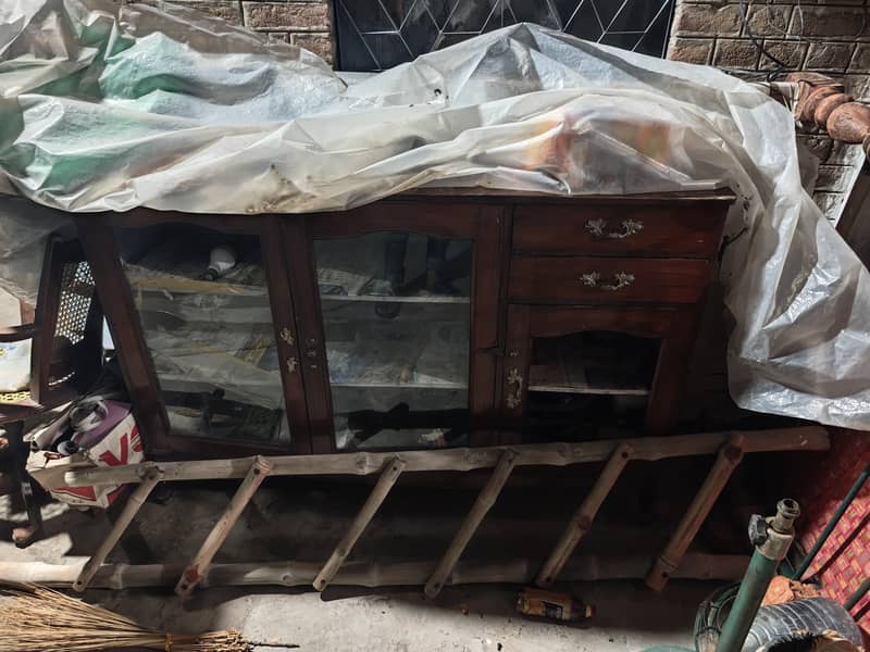 wooden showcase - Other Household Items - 1115676749
