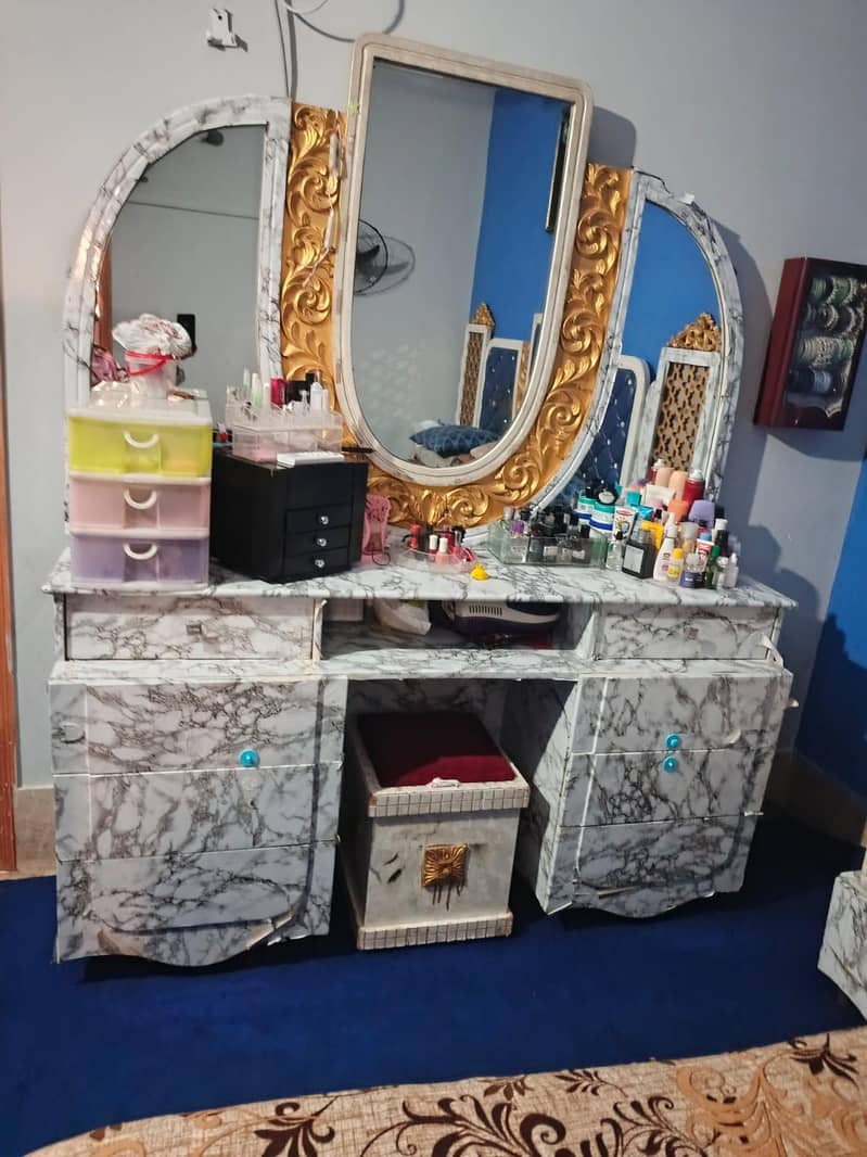 Bedroom furniture for sale - Beds - 1115696108