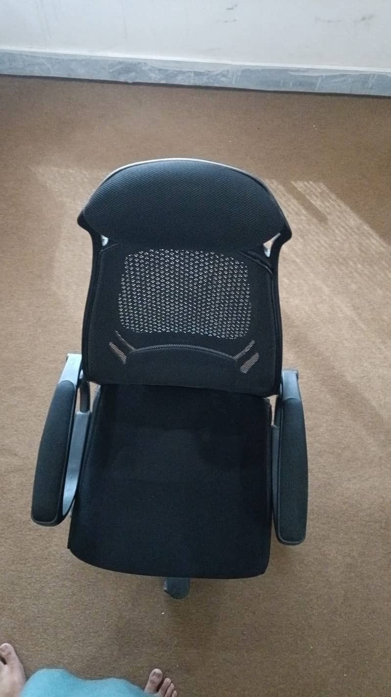 Boss Office Revolving Chair with fixed Arms - Office Chairs - 1115696109