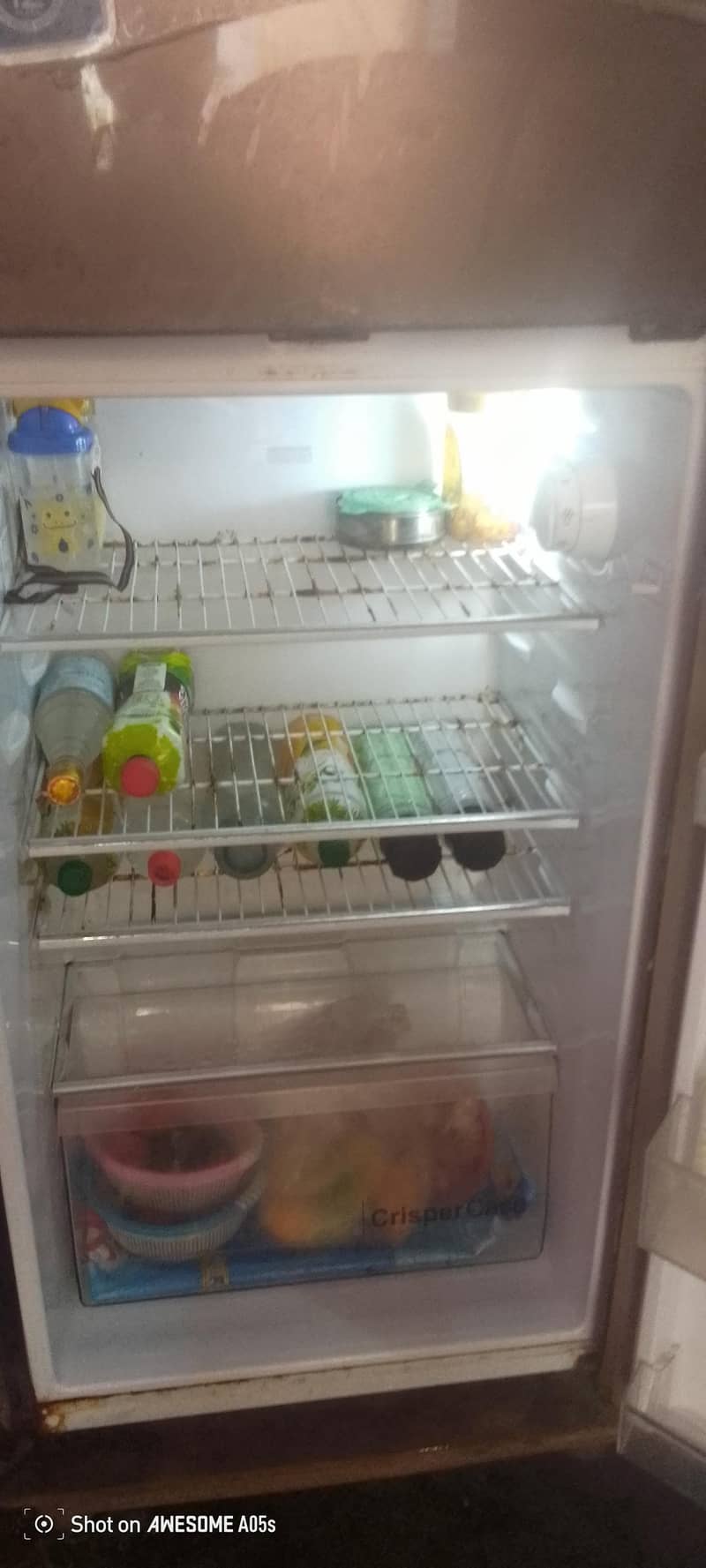 good condition 100% cooling perfect fridge and freezer dono ...