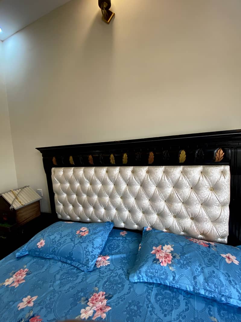 Wooden Bed Set - Beds - 1115710661