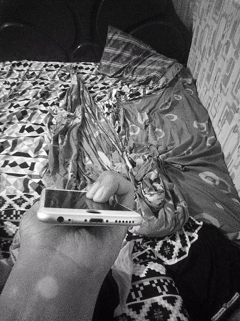 Apple iPhone 6S - Mobile Phones - 1115735057