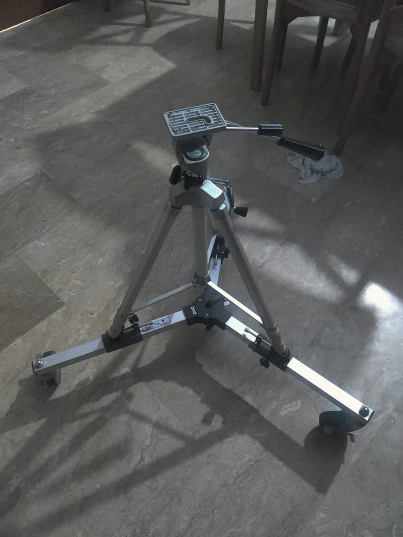 professional Video Camera stand with trolly | Tripod camera stand ...